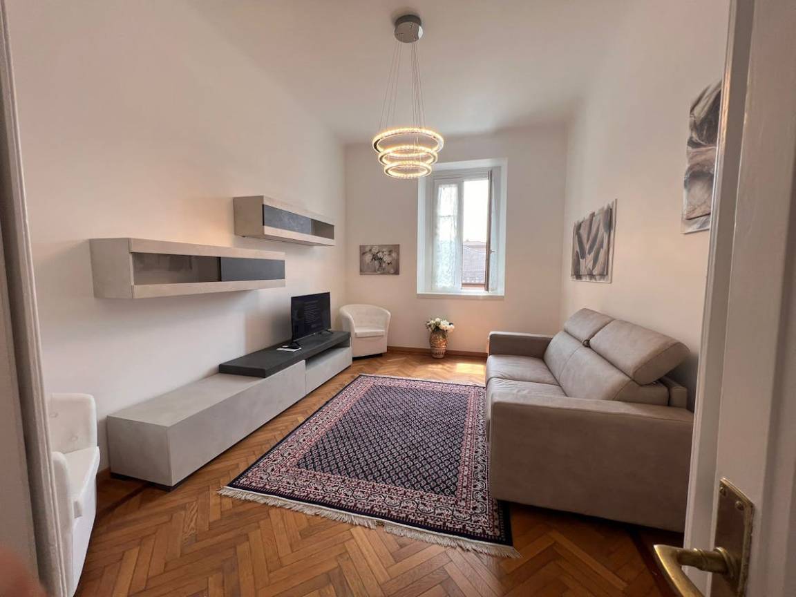 103 M² Apartment ∙ 2 Bedrooms ∙ 4 Guests - Varese