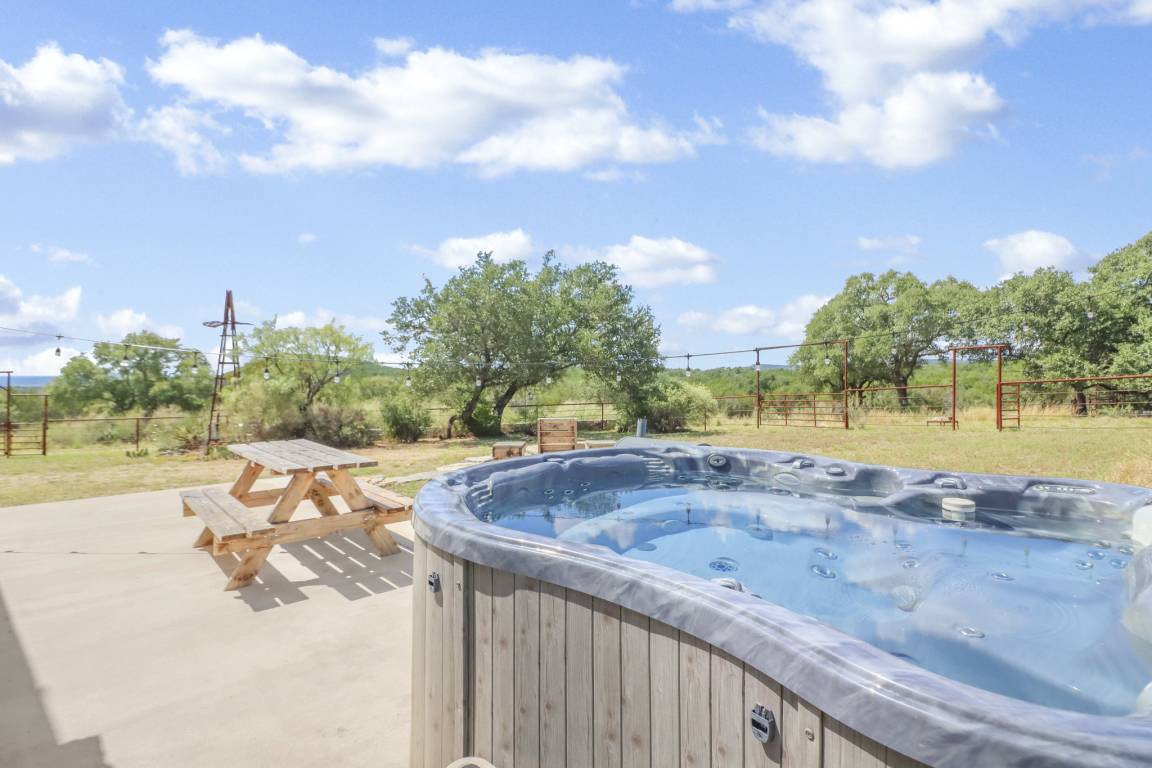 115 M² House ∙ 3 Bedrooms ∙ 7 Guests - Llano, TX