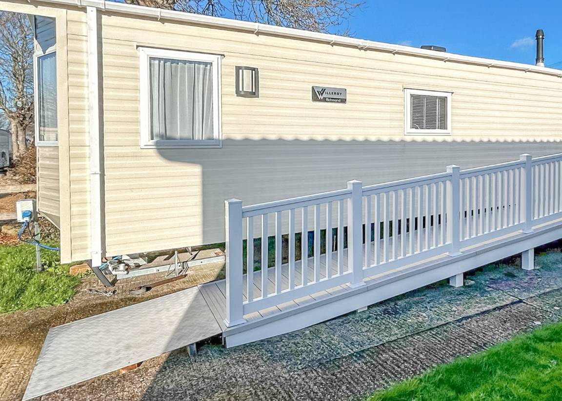 Caravan ∙ 2 Bedrooms ∙ 4 Guests - Isle of Wight