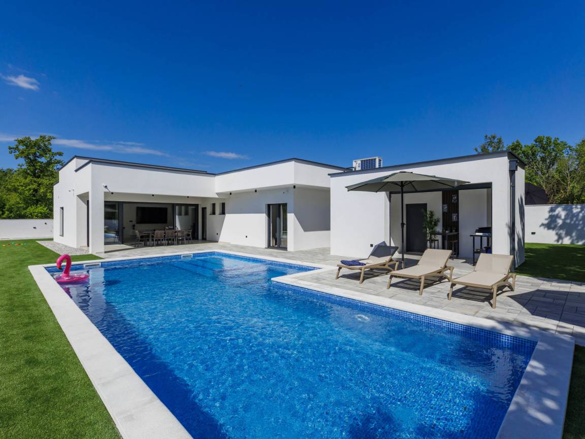200 M² House ∙ 4 Bedrooms ∙ 8 Guests - Rovinj