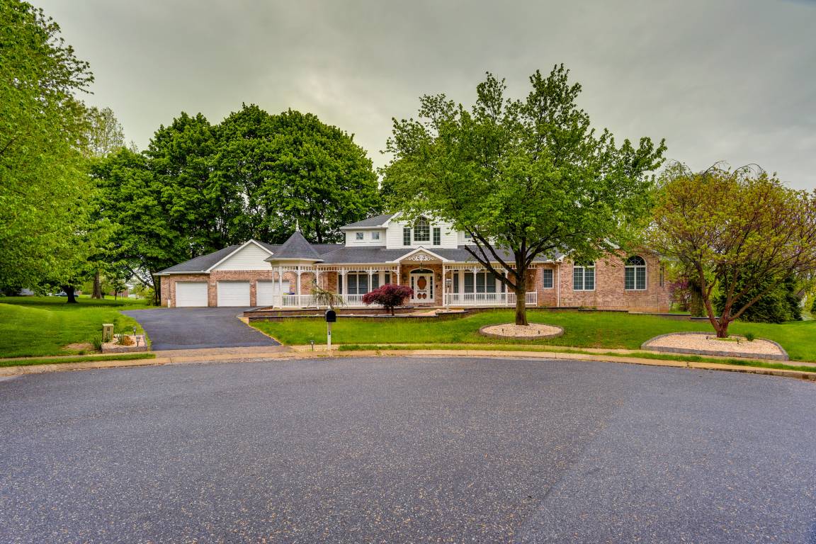 696 M² House ∙ 5 Bedrooms ∙ 10 Guests - Strasburg, PA