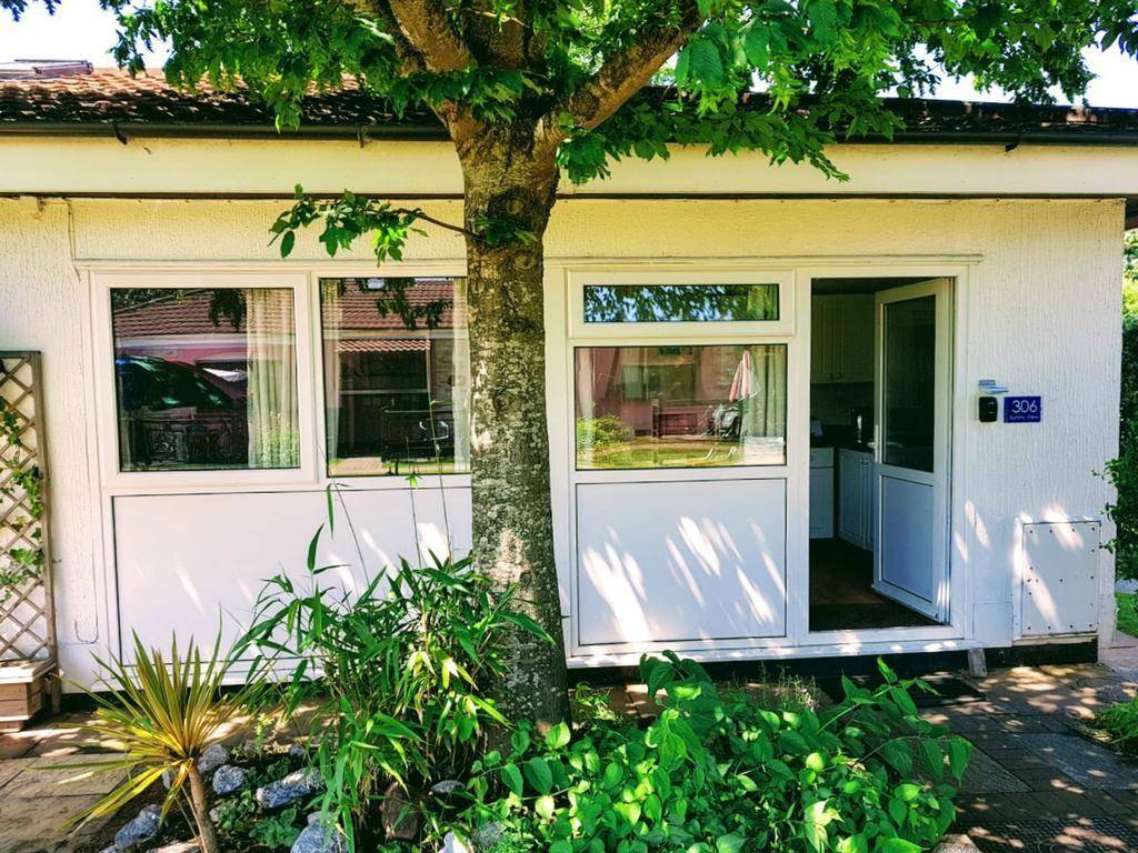 25 M² House ∙ 2 Bedrooms ∙ 4 Guests - Dawlish