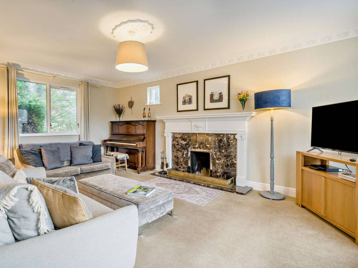 Cottage ∙ 2 Bedrooms ∙ 4 Guests - Bowness-on-Windermere