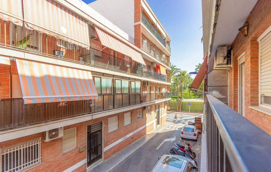 106 M² Apartamento ∙ 3 Habitaciones ∙ 7 Huéspedes - Elche