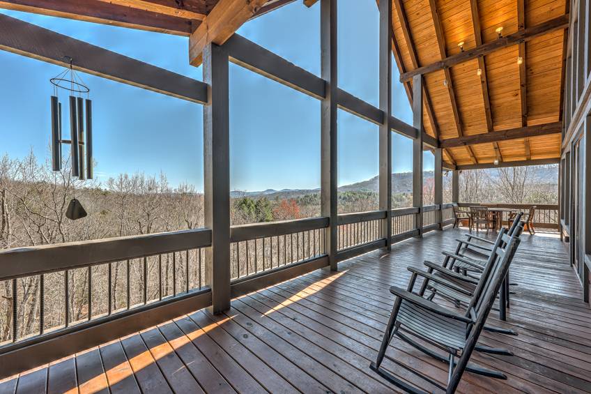 Cabin ∙ 4 Bedrooms ∙ 10 Guests - Blue Ridge, GA