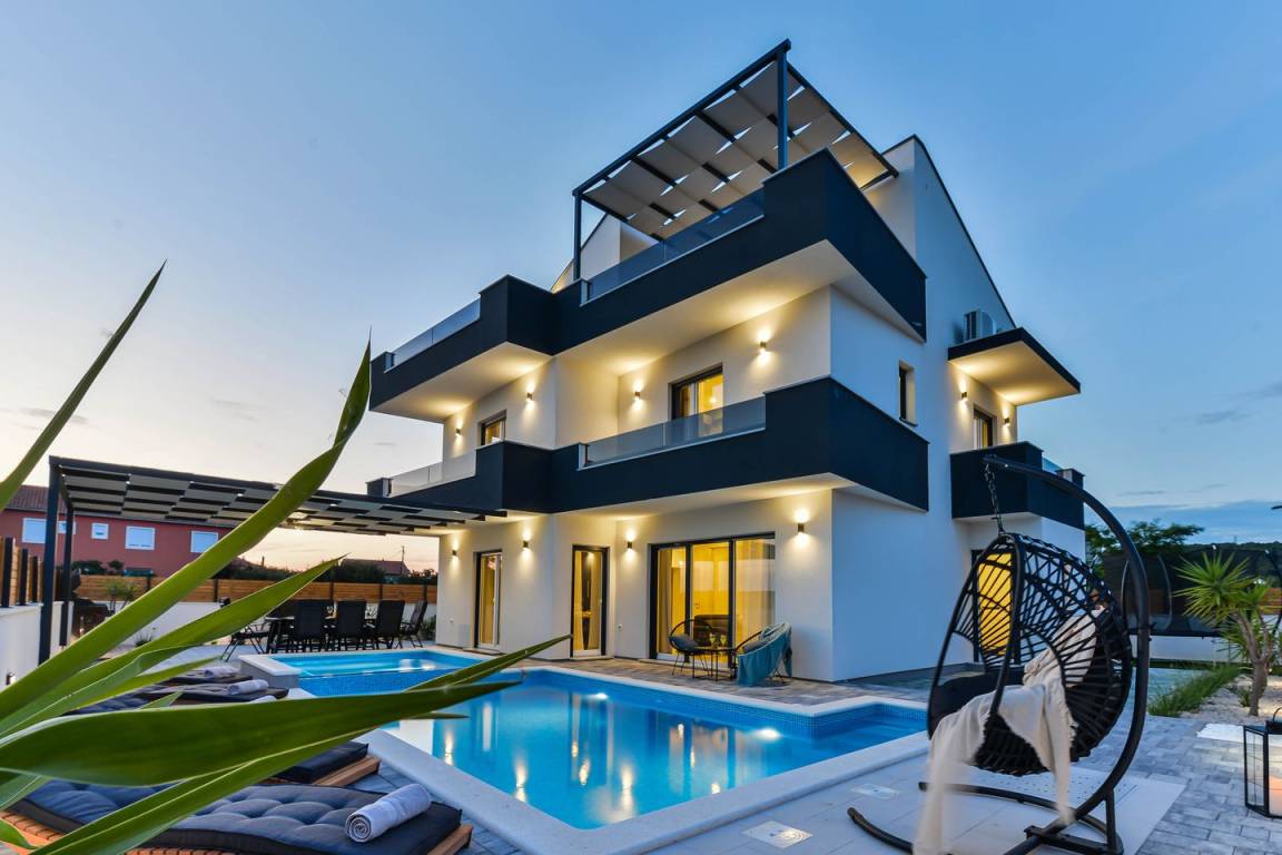 240 M² Ferienhaus ∙ 4 Schlafzimmer ∙ 10 Gäste - Sukošan