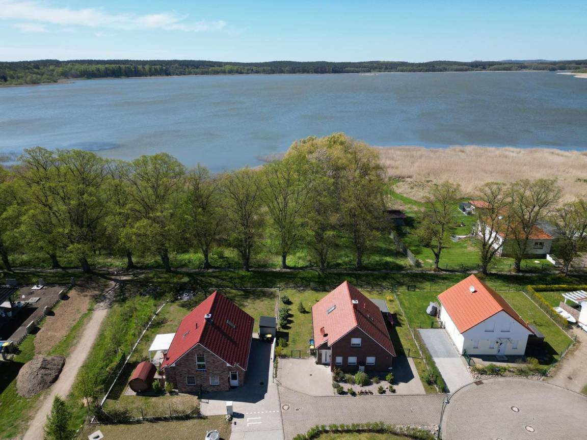 85 M² Ferienhaus ∙ 2 Schlafzimmer ∙ 3 Gäste - Sternberg