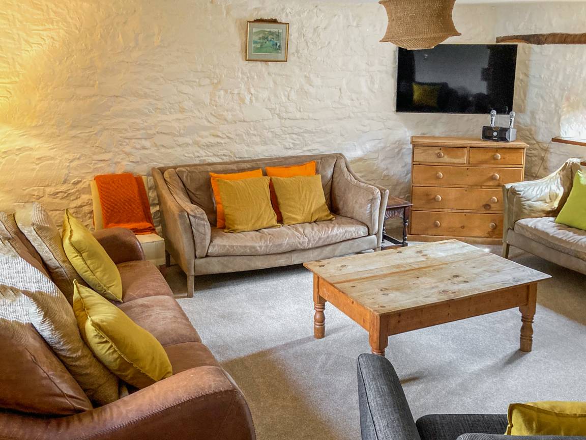 Cottage ∙ 5 Bedrooms ∙ 16 Guests - Devon