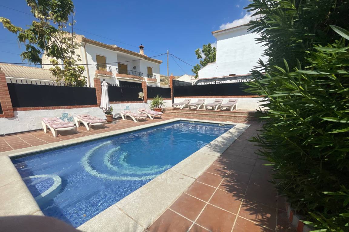 125 M² Villa ∙ 4 Slaapkamers ∙ 13 Gasten - Alhama