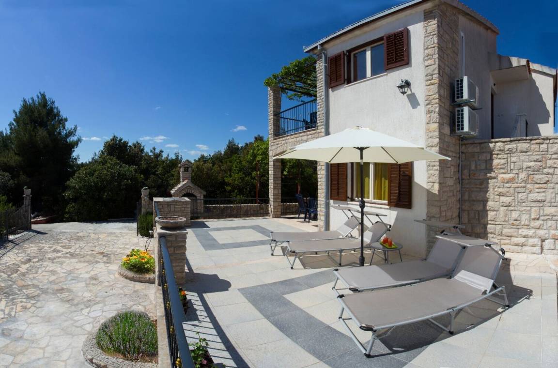 60 M² Ferienwohnung ∙ 2 Schlafzimmer ∙ 5 Gäste - Maslinica