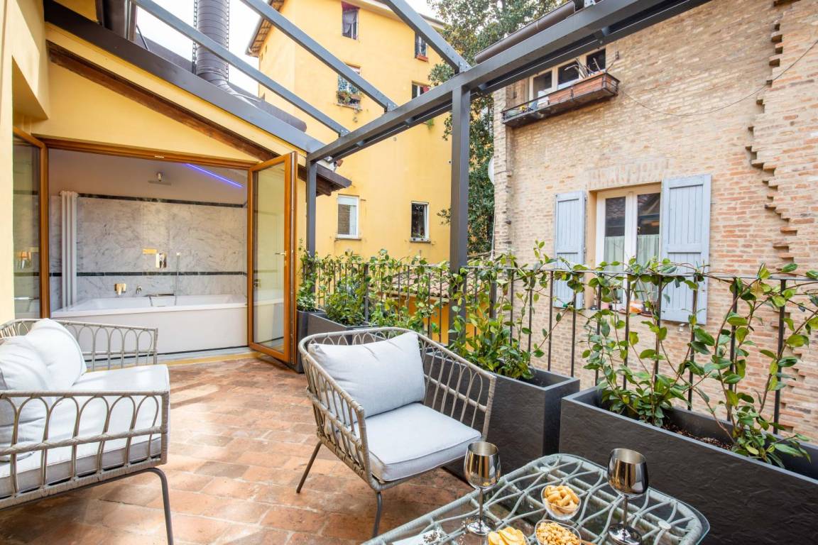 450 M² Ferienwohnung ∙ 7 Schlafzimmer ∙ 16 Gäste - Bologna