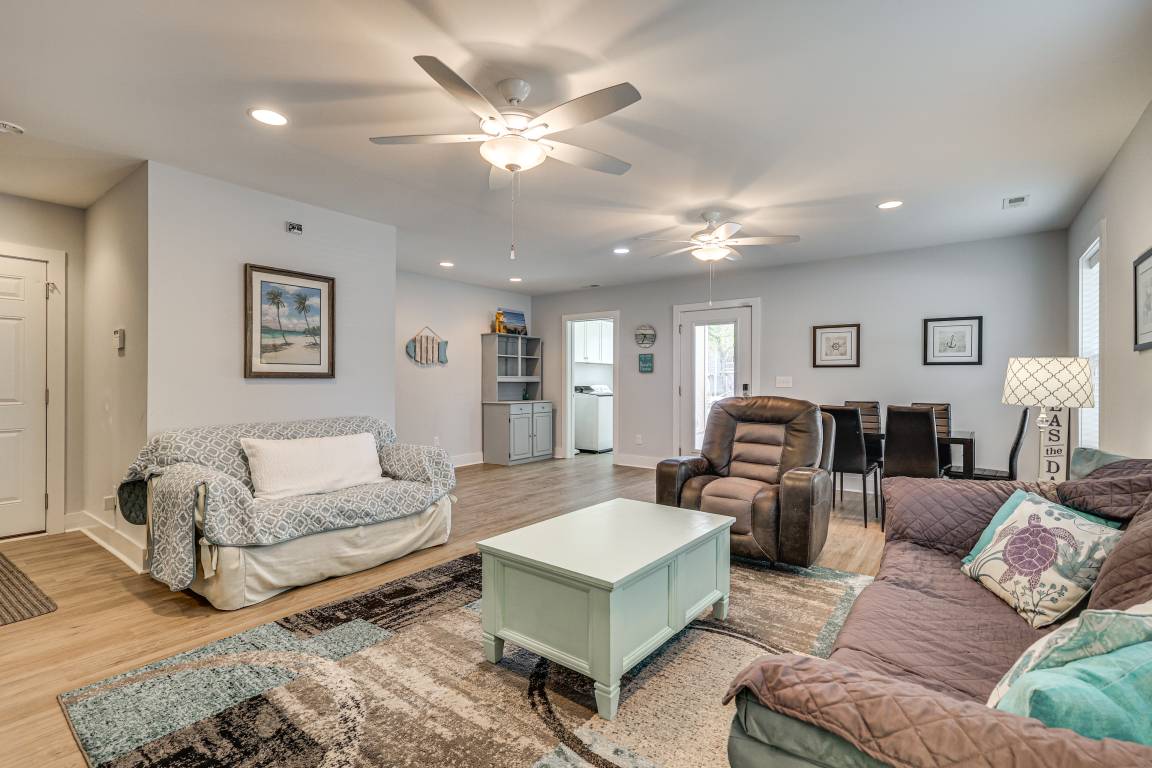 241 M² House ∙ 4 Bedrooms ∙ 10 Guests - Oak Island, NC