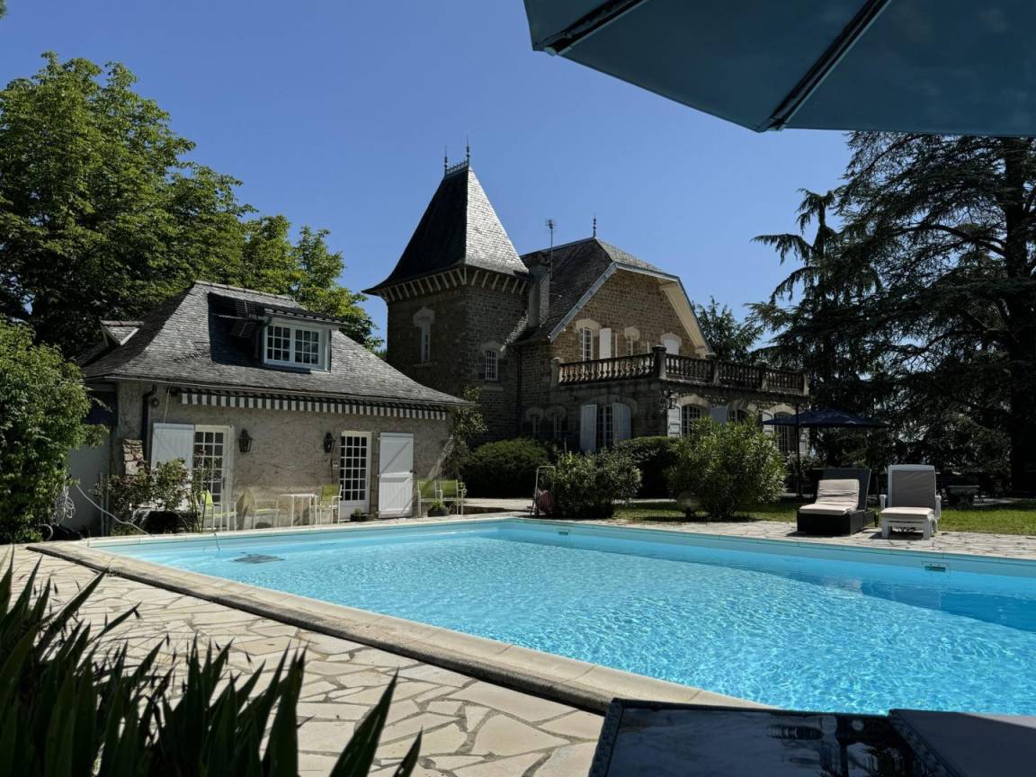 99 M² Gîte ∙ 3 Chambres ∙ 7 Personnes - Brive-la-Gaillarde