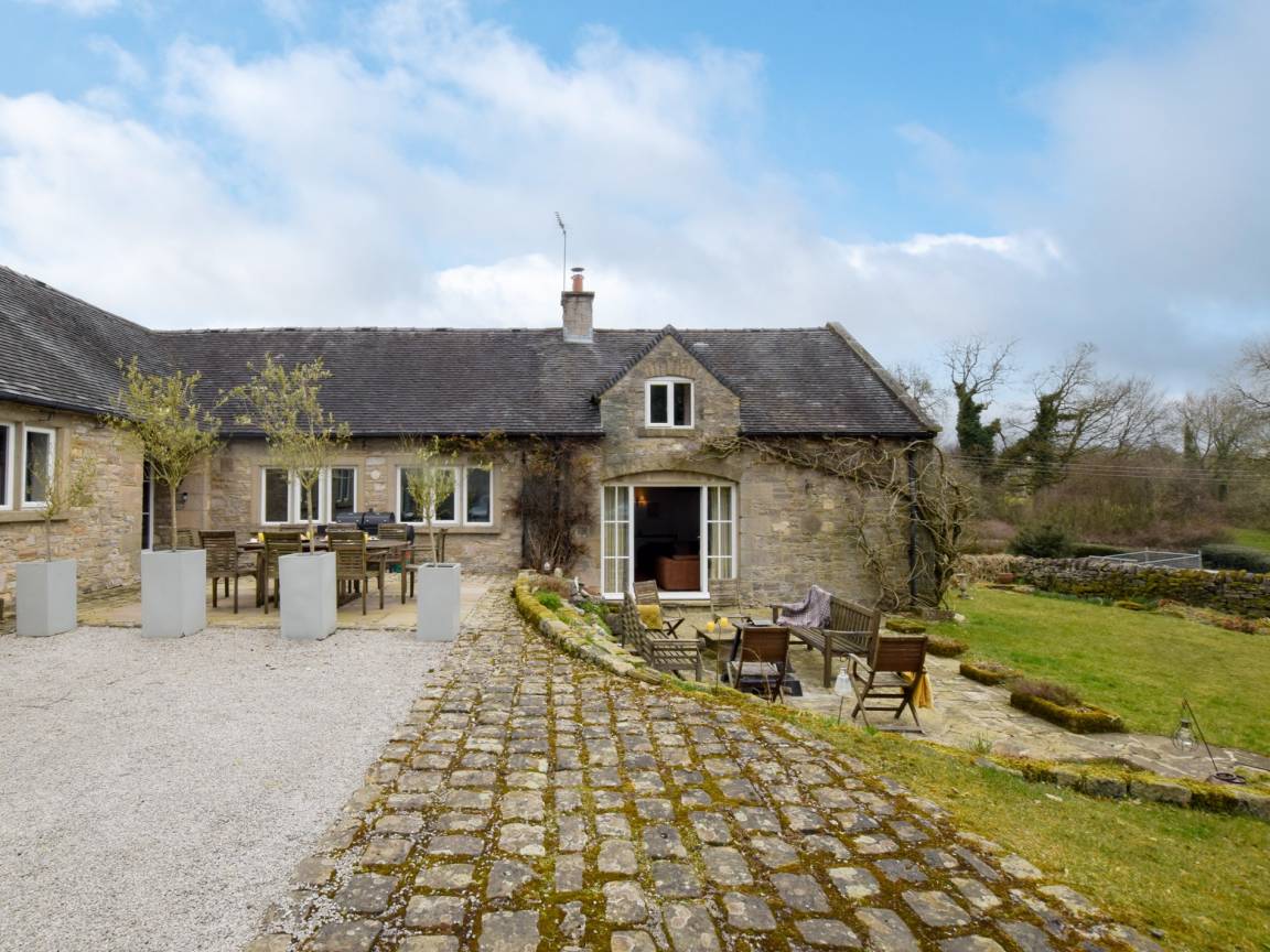 Cottage ∙ 5 Bedrooms ∙ 9 Guests - Alstonefield