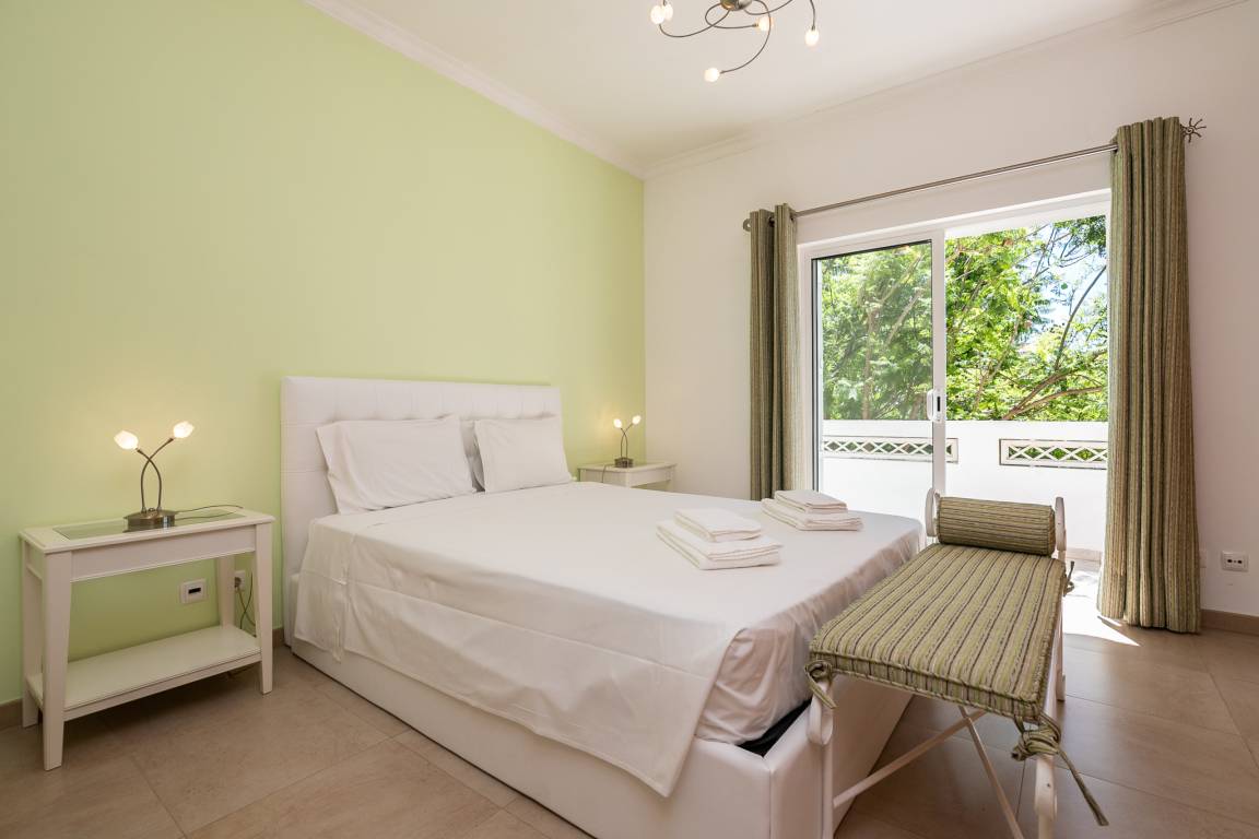 145 M² House ∙ 3 Bedrooms ∙ 6 Guests - Altura