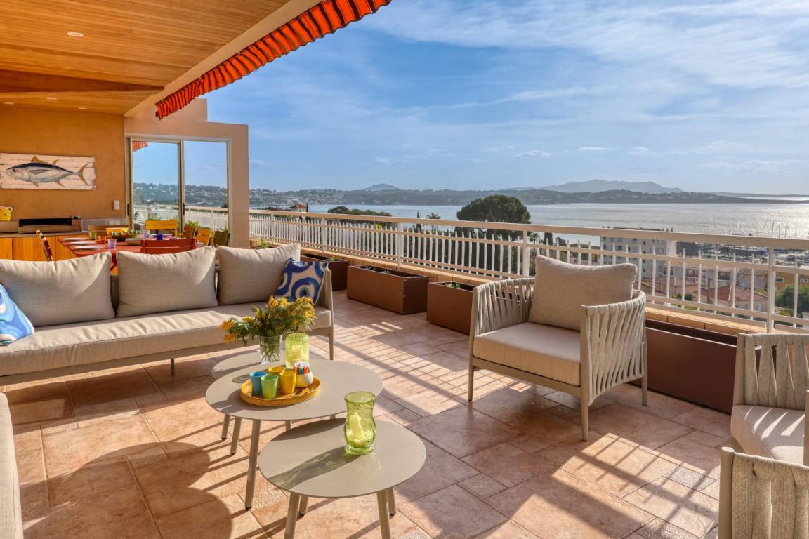 160 M² Appartement ∙ 3 Chambres ∙ 6 Personnes - Bandol