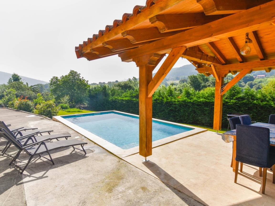 300 M² Villa ∙ 4 Habitaciones ∙ 9 Huéspedes - Puente Viesgo