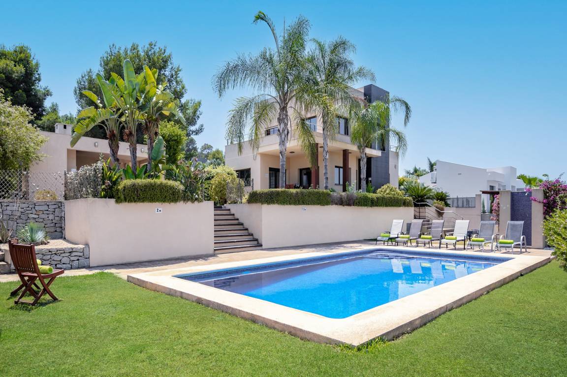 168 M² Villa ∙ 4 Slaapkamers ∙ 8 Gasten - Jávea