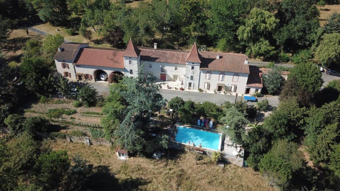 180 M² Gîte ∙ 4 Chambres ∙ 11 Personnes - Tarn