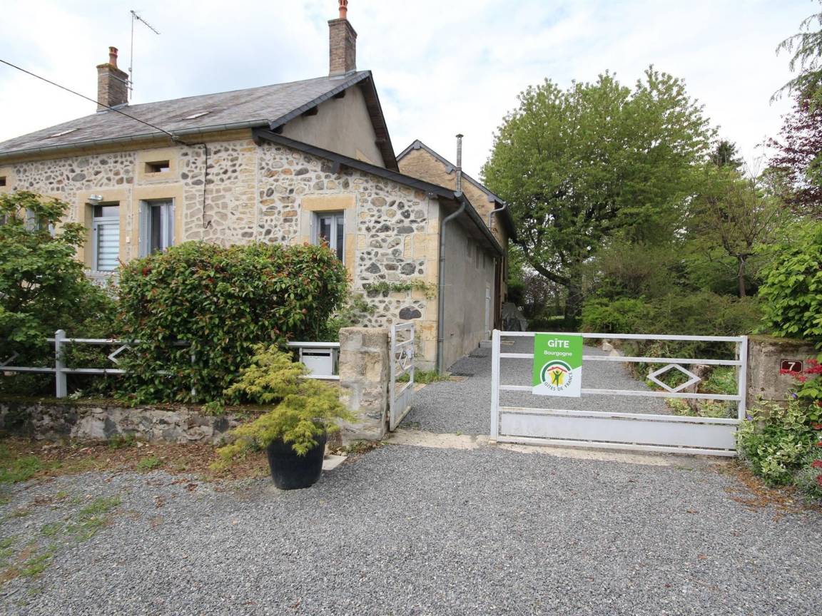 80 M² Cottage ∙ 2 Chambres ∙ 6 Personnes - Nièvre