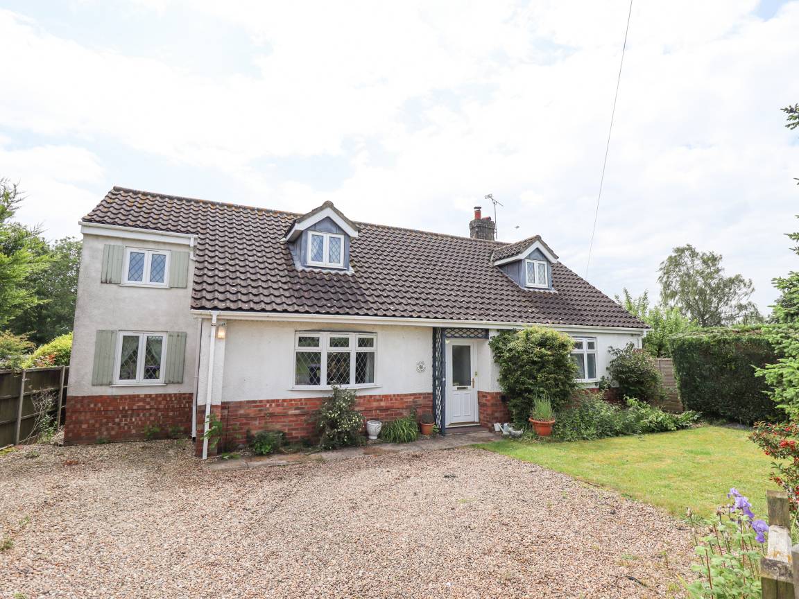 Cottage ∙ 4 Bedrooms ∙ 7 Guests - Lincoln