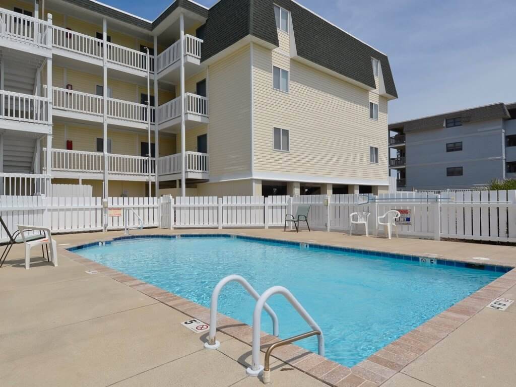 Condo ∙ 2 Bedrooms ∙ 4 Guests - Kitty Hawk, NC