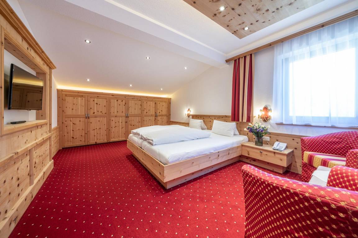70 M² Hotel ∙ 2 Bedrooms ∙ 6 Guests - Obergurgl
