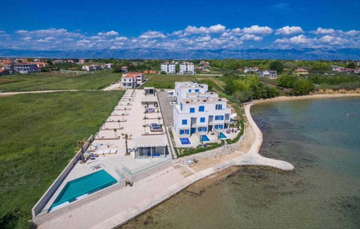 180 M² Maisonette ∙ 6 Bedrooms ∙ 10 Guests - Nin