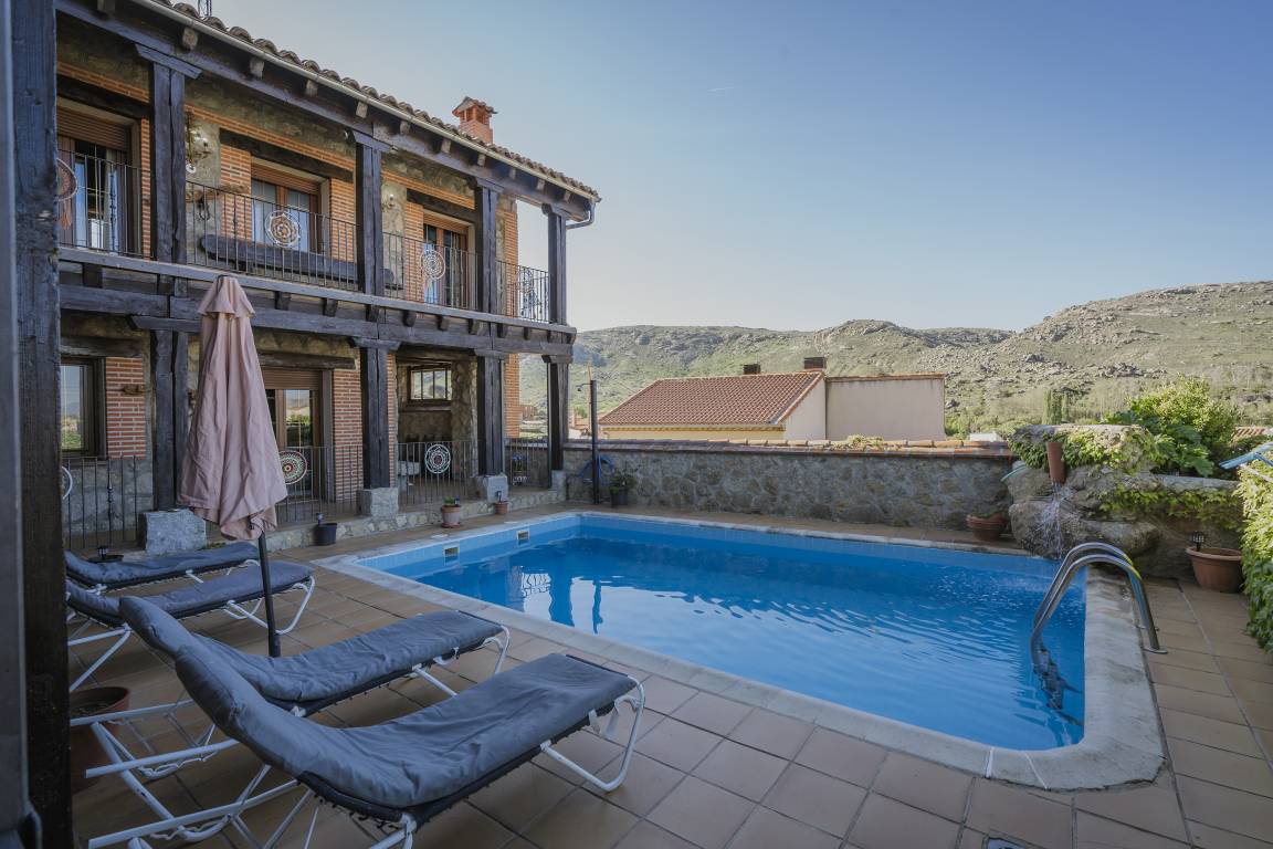 295 M² Casa ∙ 5 Habitaciones ∙ 12 Huéspedes - Ávila