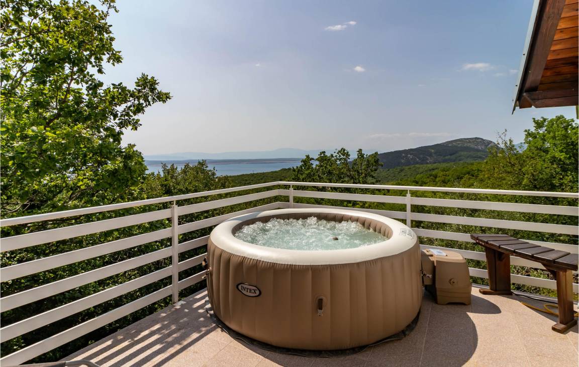 82 M² Ferienhaus ∙ 2 Schlafzimmer ∙ 6 Gäste - Crikvenica