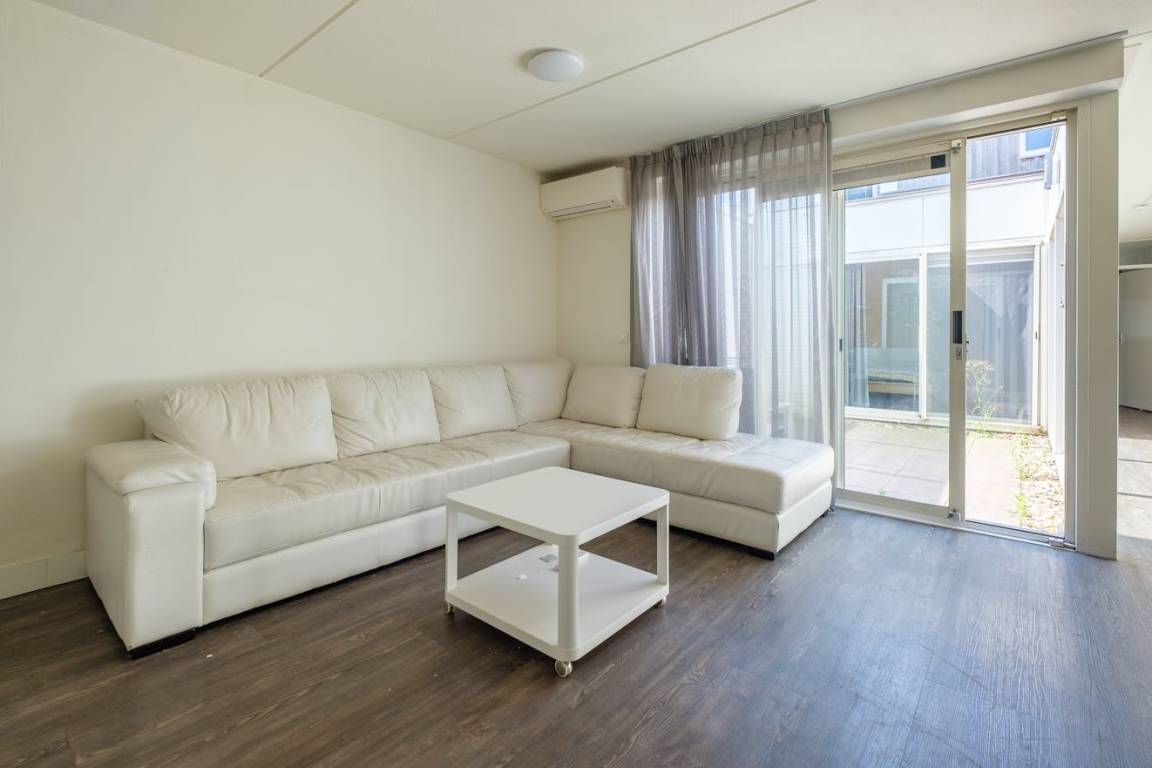 116 M² Apartment ∙ 6 Bedrooms ∙ 6 Guests - Hoofddorp