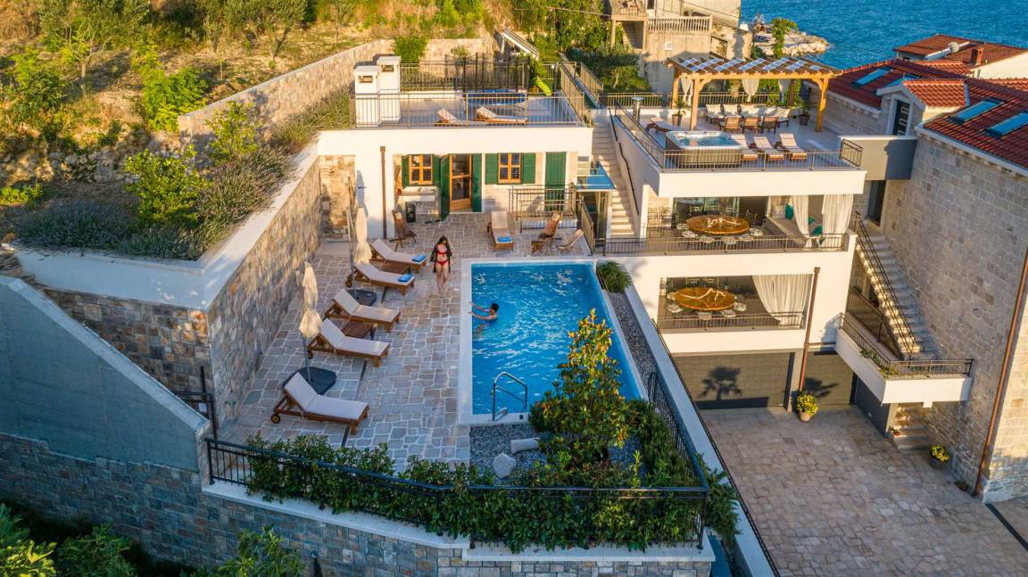 370 M² Villa ∙ 6 Schlafzimmer ∙ 12 Gäste - Omiš