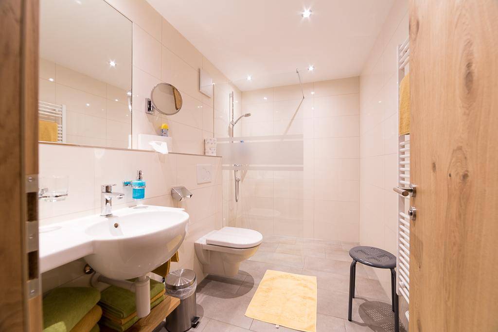 90 M² Ferienwohnung ∙ 4 Schlafzimmer ∙ 9 Gäste - Gaschurn