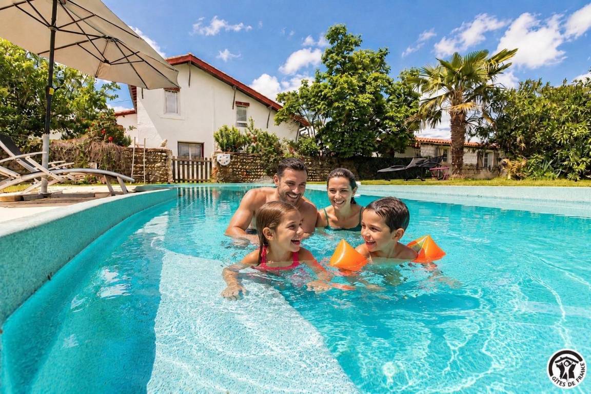 64 M² Gîte ∙ 1 Chambre ∙ 4 Personnes - Occitanie