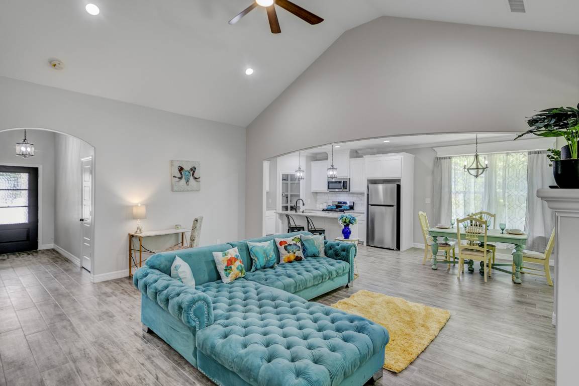232 M² House ∙ 3 Bedrooms ∙ 6 Guests - Beaumont, TX