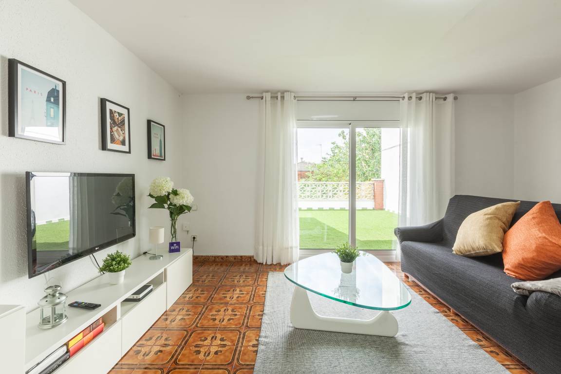 100 M² Appartement ∙ 3 Slaapkamers ∙ 6 Gasten - Martorell