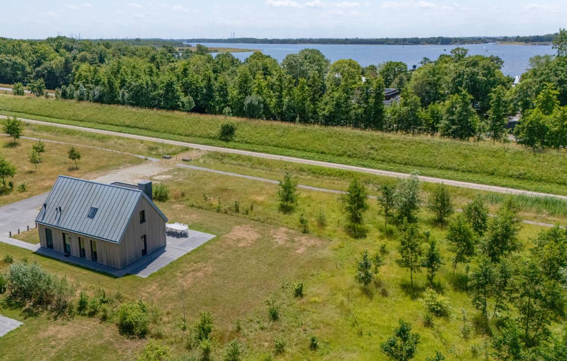 111 M² Ferienhaus ∙ 4 Schlafzimmer ∙ 8 Gäste - Kamperland