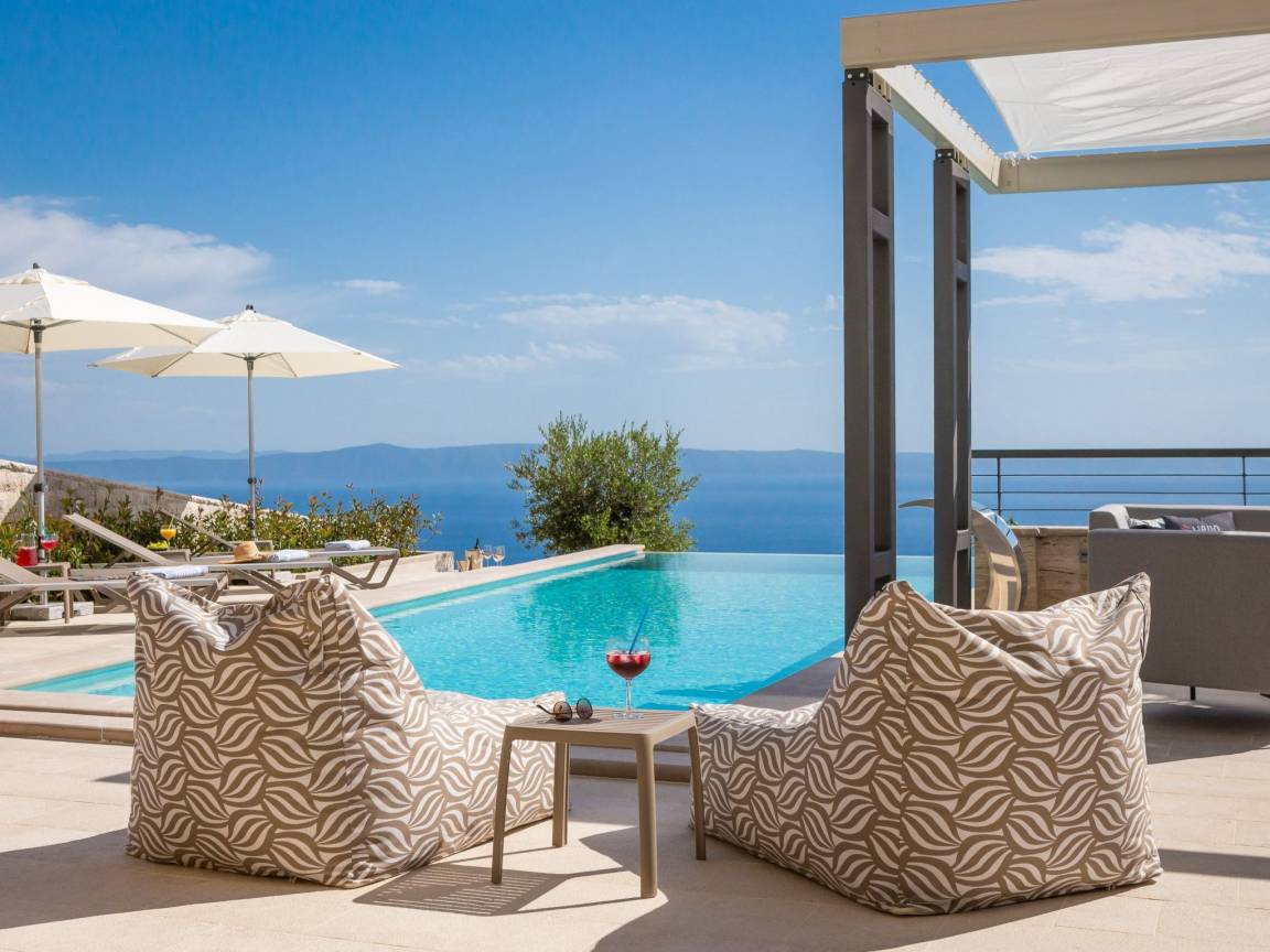 490 M² Ferienhaus ∙ 4 Schlafzimmer ∙ 8 Gäste - Baška Voda
