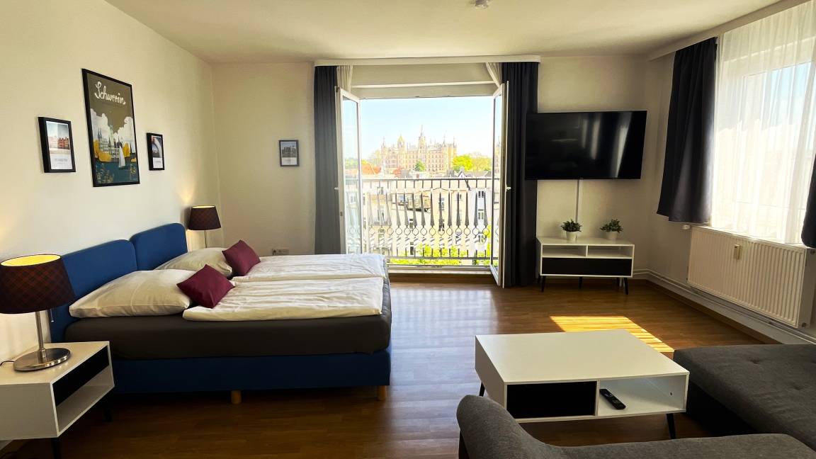 72 M² Apartment ∙ 1 Bedroom ∙ 6 Guests - Schwerin