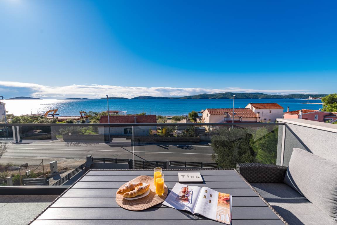 114 M² Ferienwohnung ∙ 3 Schlafzimmer ∙ 8 Gäste - Šibenik