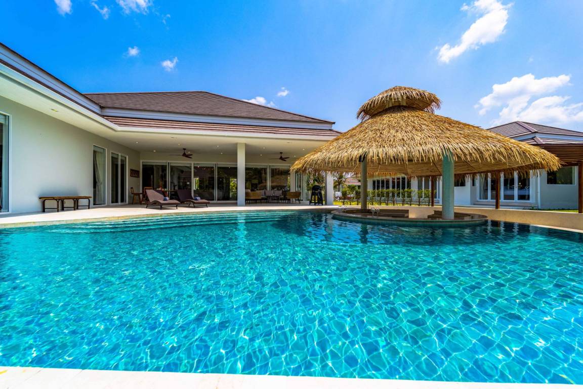 650 M² Villa ∙ 7 Bedrooms ∙ 14 Guests - Hua Hin