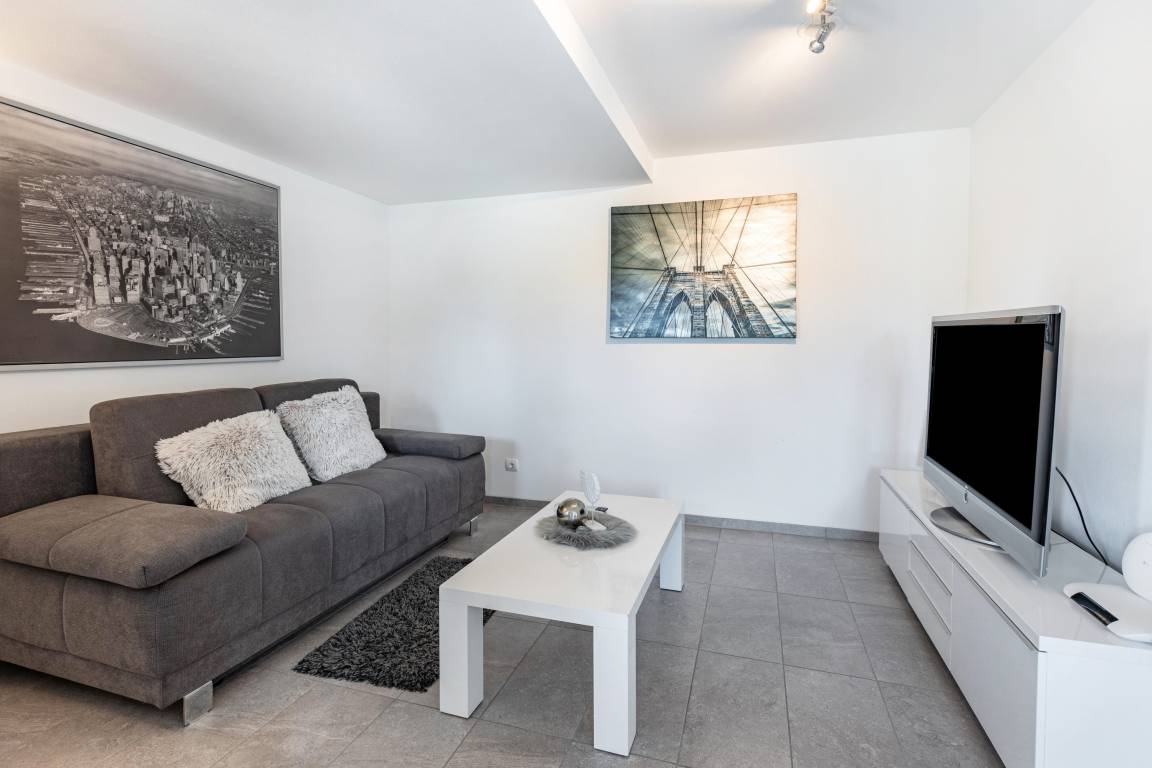 72 M² Ferienwohnung ∙ 1 Schlafzimmer ∙ 4 Gäste - Hilzingen