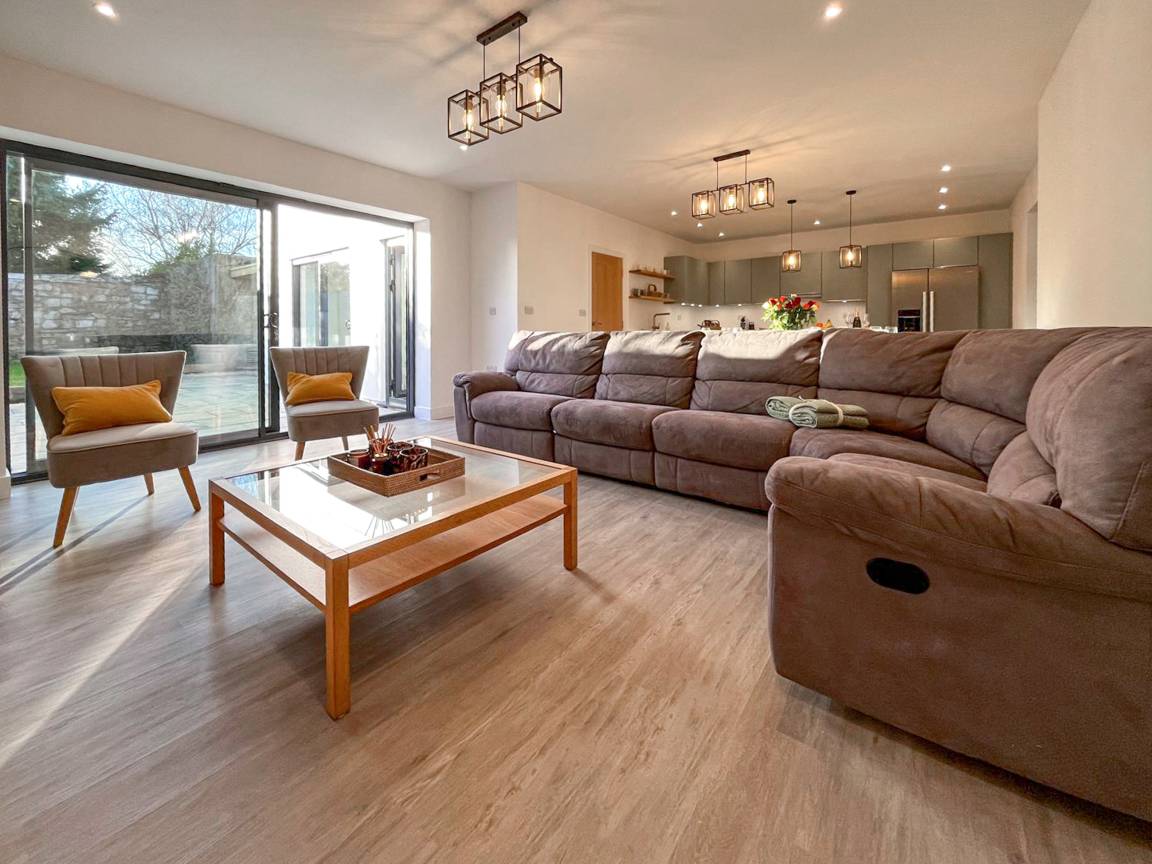 Cottage ∙ 3 Bedrooms ∙ 8 Guests - Plymouth