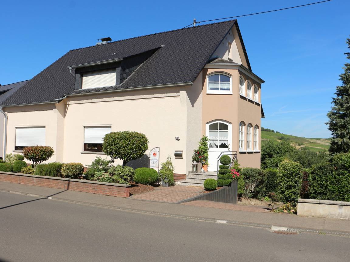 85 M² Ferienwohnung ∙ 2 Schlafzimmer ∙ 5 Gäste - Lieser