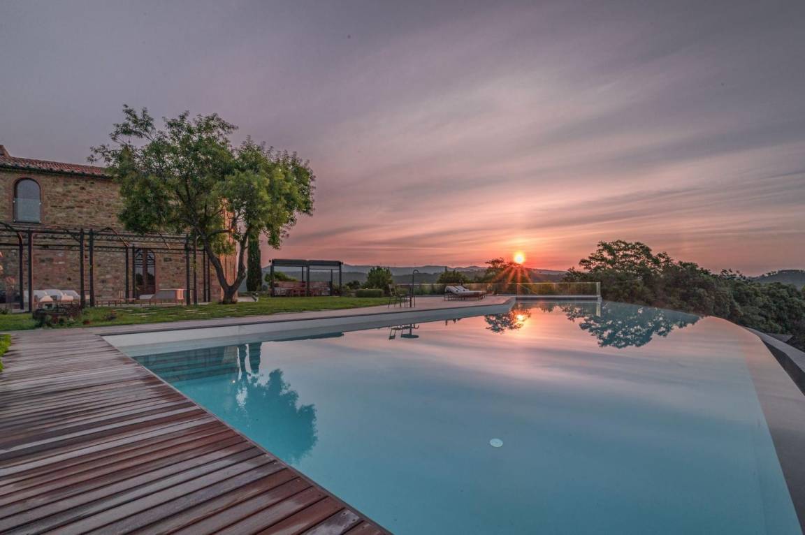 600 M² Villa Vacanza ∙ 6 Camere Da Letto ∙ 12 Ospiti - Cecina