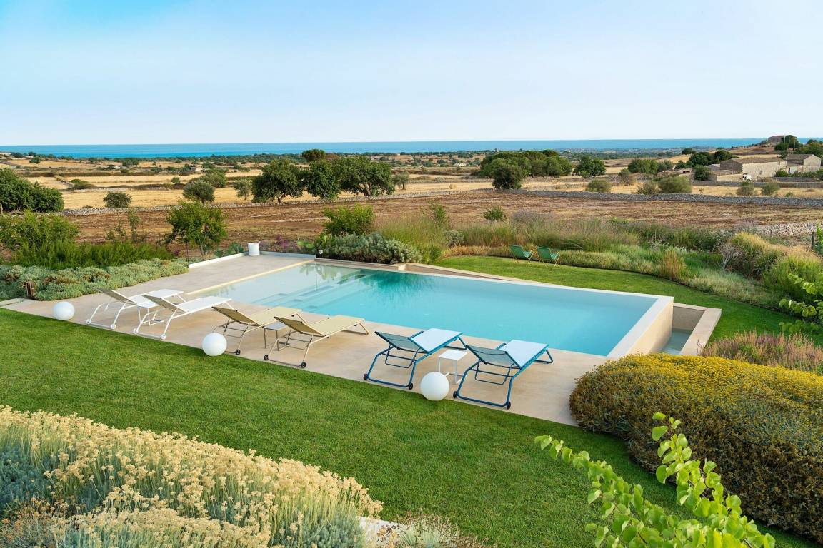 240 M² Villa ∙ 4 Habitaciones ∙ 8 Huéspedes - Módica