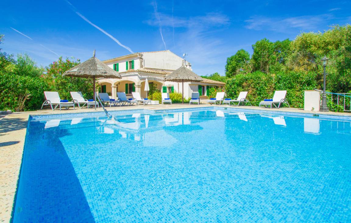 240 M² House ∙ 5 Bedrooms ∙ 10 Guests - Petra