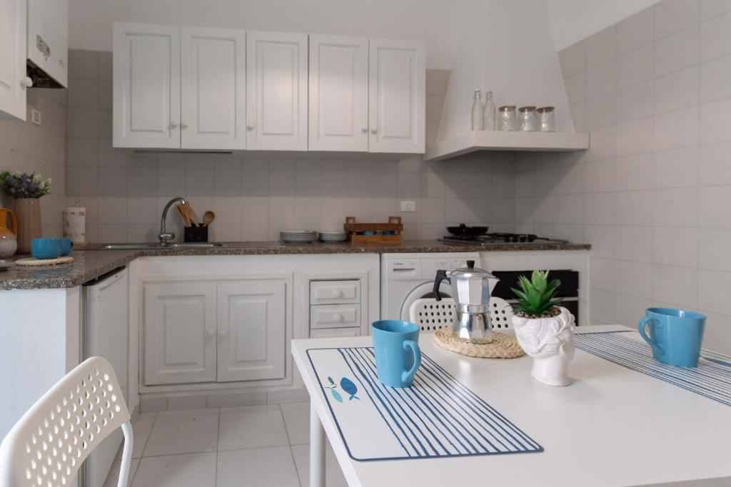 90 M² Ferienwohnung ∙ 2 Schlafzimmer ∙ 6 Gäste - Alassio