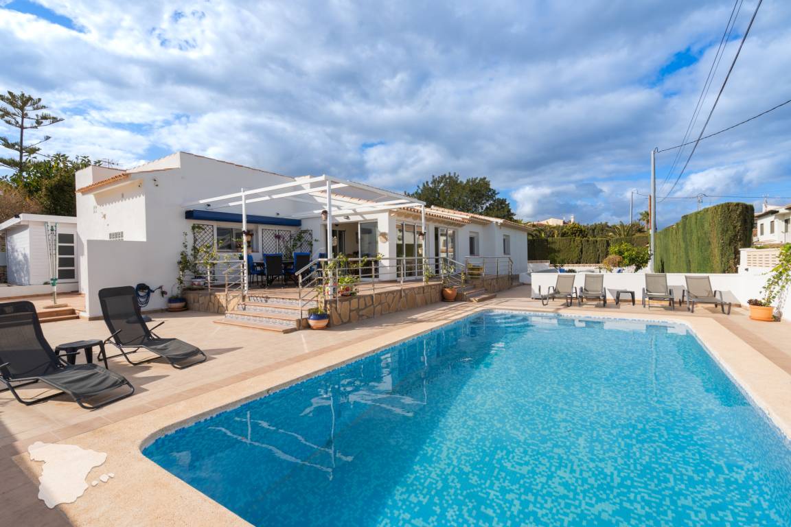 160 M² Villa ∙ 4 Habitaciones ∙ 8 Huéspedes - Calpe
