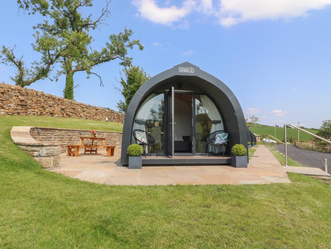 Cottage ∙ 1 Bedroom ∙ 4 Guests - Burnley